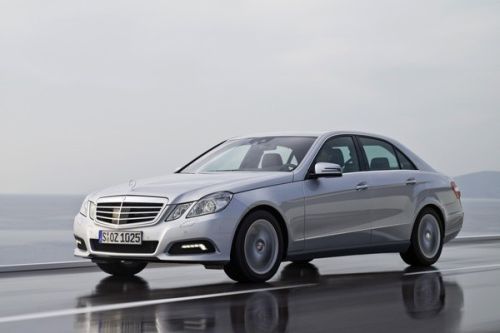 Mercedes klasy E: od "pontona" do "okularnika" - Bankier.pl